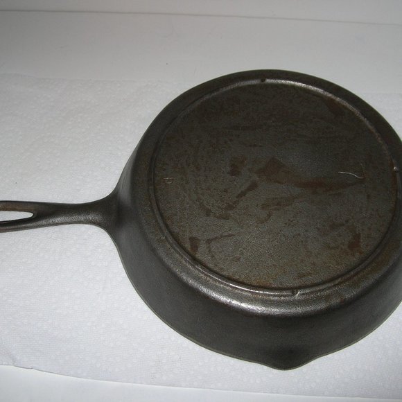 Kitchen | Vintage 7d 3 Notch 125 Cast Iron Fry Pan Skillet Heat Ring ...